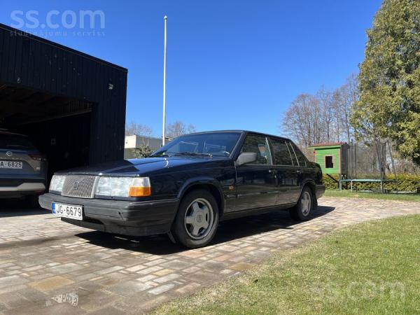 Blue Volvo 940 1995 in Riga, with an engine capacity of 2.30 L and mileage of 560 thousand km for 500 €, photo 2 on AUTOMOTO.COM.LV
