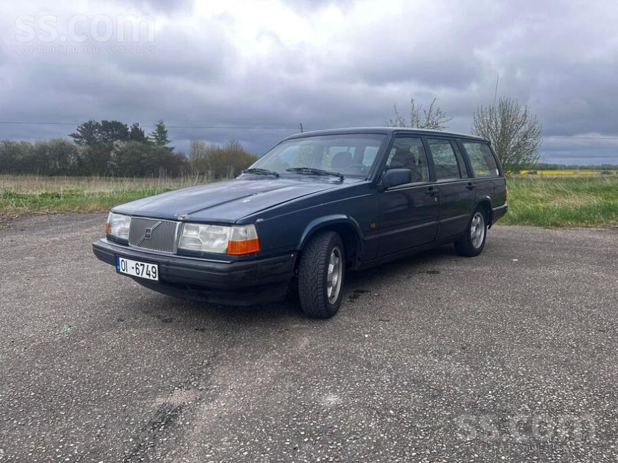 Blue Volvo 940 1991 in Liepaja, with an engine capacity of 2.40 L and mileage of 418 thousand km for 2700 €, photo 4 on AUTOMOTO.COM.LV