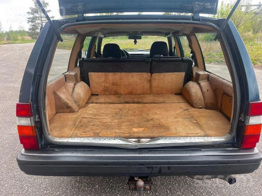Blue Volvo 940 1991 in Liepaja, with an engine capacity of 2.40 L and mileage of 418 thousand km for 2700 €, photo 7 on AUTOMOTO.COM.LV