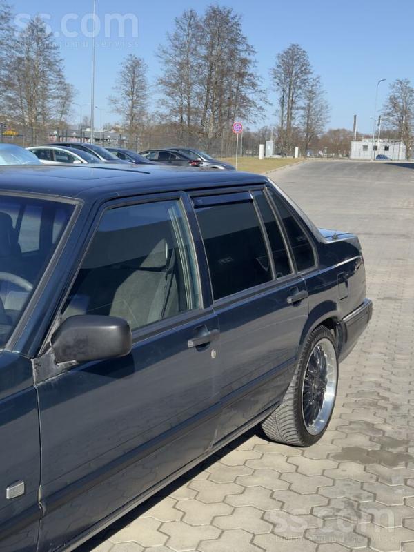 Green Volvo 940 1991 in Riga, with an engine capacity of 2.30 L and mileage of 374 thousand km for 3300 €, photo 2 on AUTOMOTO.COM.LV
