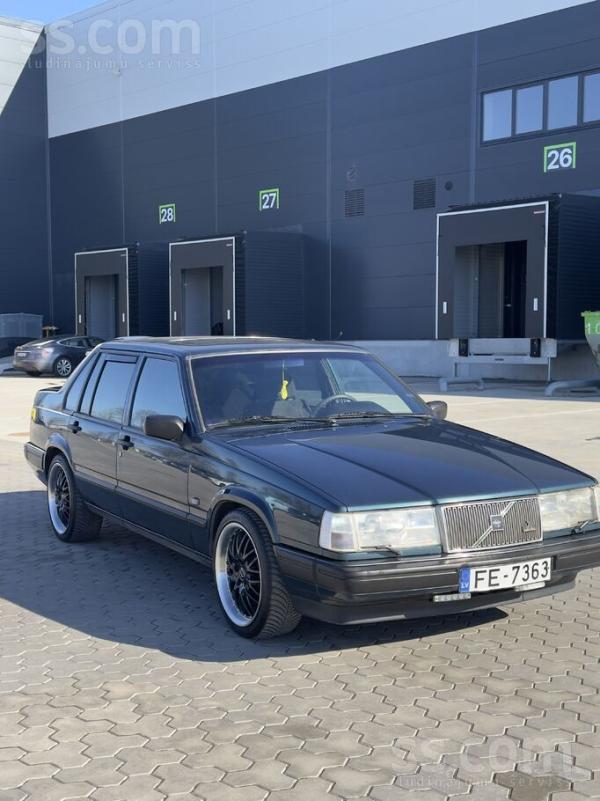Green Volvo 940 1991 in Riga, with an engine capacity of 2.30 L and mileage of 374 thousand km for 3300 €, photo 5 on AUTOMOTO.COM.LV