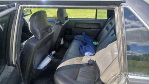 Grey Volvo 940 1992 in Cesis, with an engine capacity of 2.40 L and mileage of 418 thousand km for 1850 €, photo 3 on AUTOMOTO.COM.LV