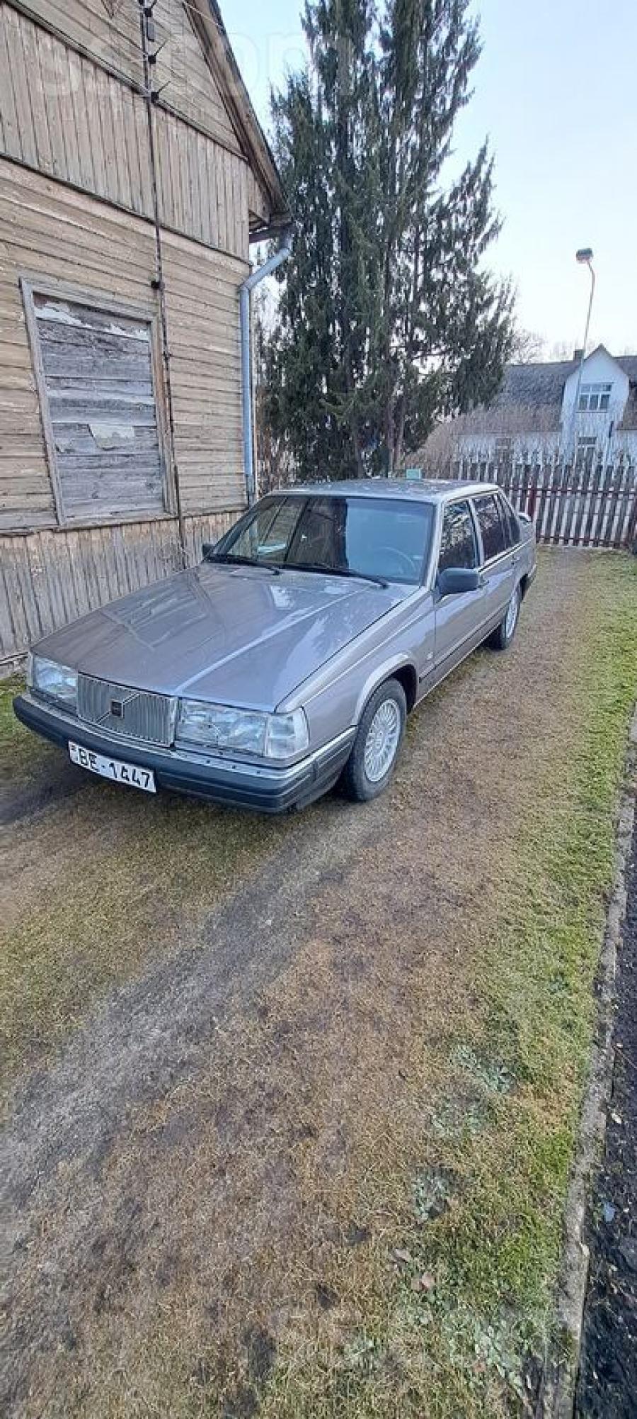 Pelēks Volvo 940 1992 Rīga, ar dzinēja tilpumu 2.30 L un nobraukumu 240 tūkst. km par 2000 €, foto 1 vietnē AUTOMOTO.COM.LV