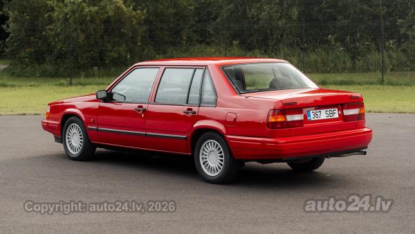 Sarkans Volvo 940 1992 Pērnava, ar dzinēja tilpumu 2.30 L un nobraukumu 250 tūkst. km par 6000 €, foto 3 vietnē AUTOMOTO.COM.LV