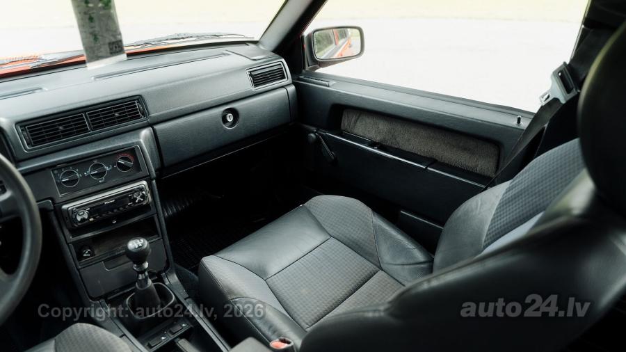 Red Volvo 940 1992 in Parnu, with an engine capacity of 2.30 L and mileage of 250 thousand km for 6000 €, photo 10 on AUTOMOTO.COM.LV