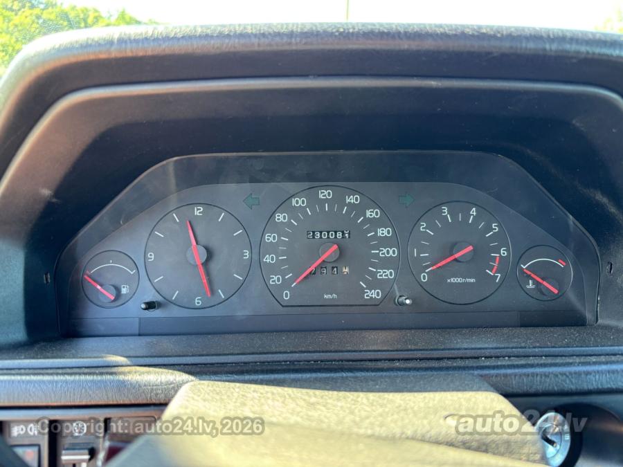 Красный Вольво 940 1993 в Таллин, объемом двигателя 2.00 л и пробегом 230 тыс. км за 4200 €, фото 14 на AUTOMOTO.COM.LV