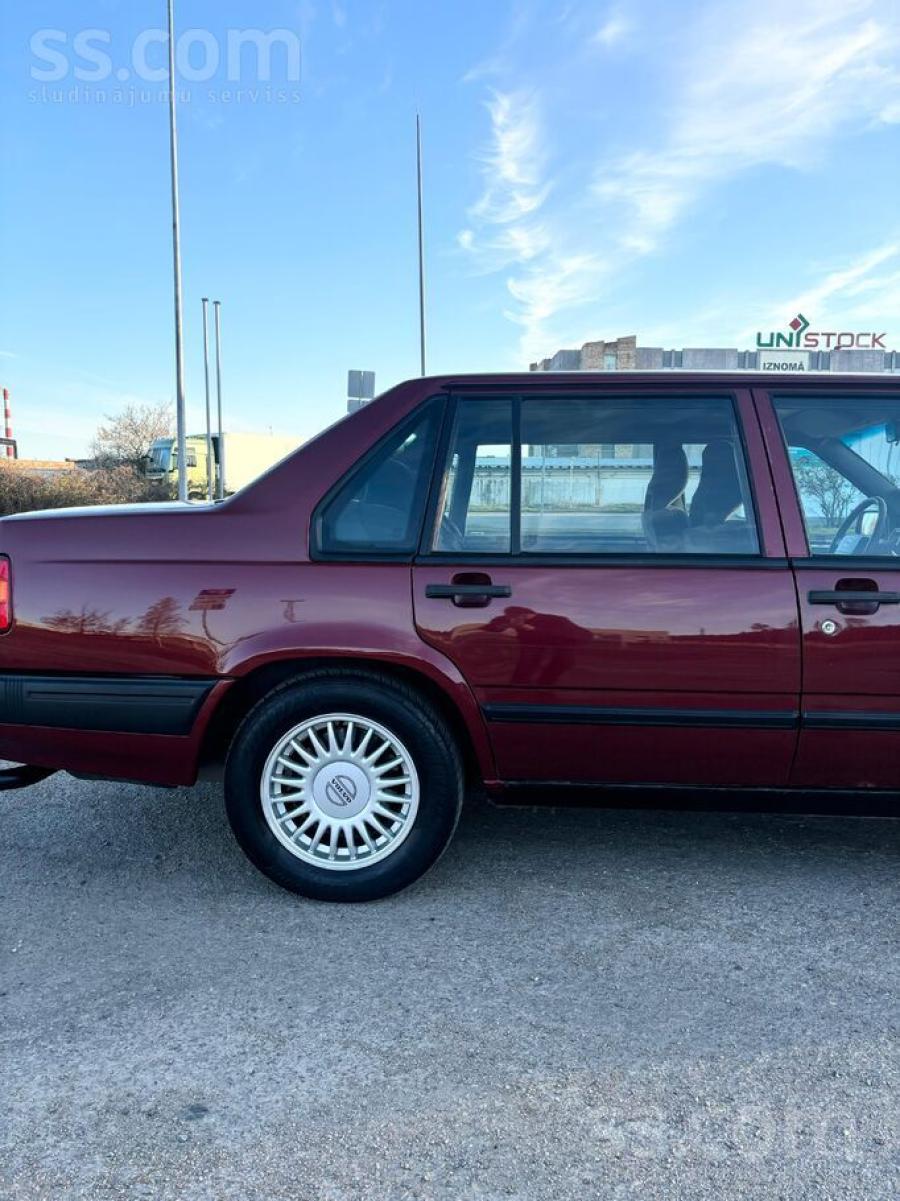 Sarkans Volvo 940 1995 Rīga, ar dzinēja tilpumu 2.40 L un nobraukumu 365 tūkst. km par 5700 €, foto 7 vietnē AUTOMOTO.COM.LV