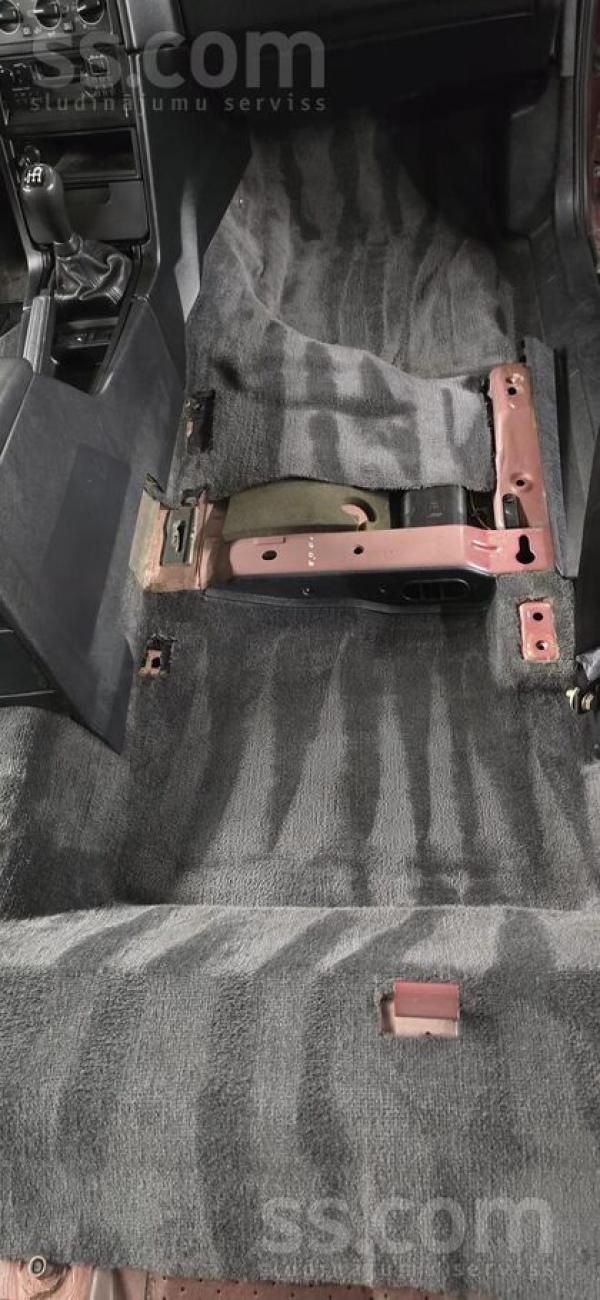 Sarkans Volvo 940 1995 Rīga, ar dzinēja tilpumu 2.40 L un nobraukumu 365 tūkst. km par 5700 €, foto 9 vietnē AUTOMOTO.COM.LV