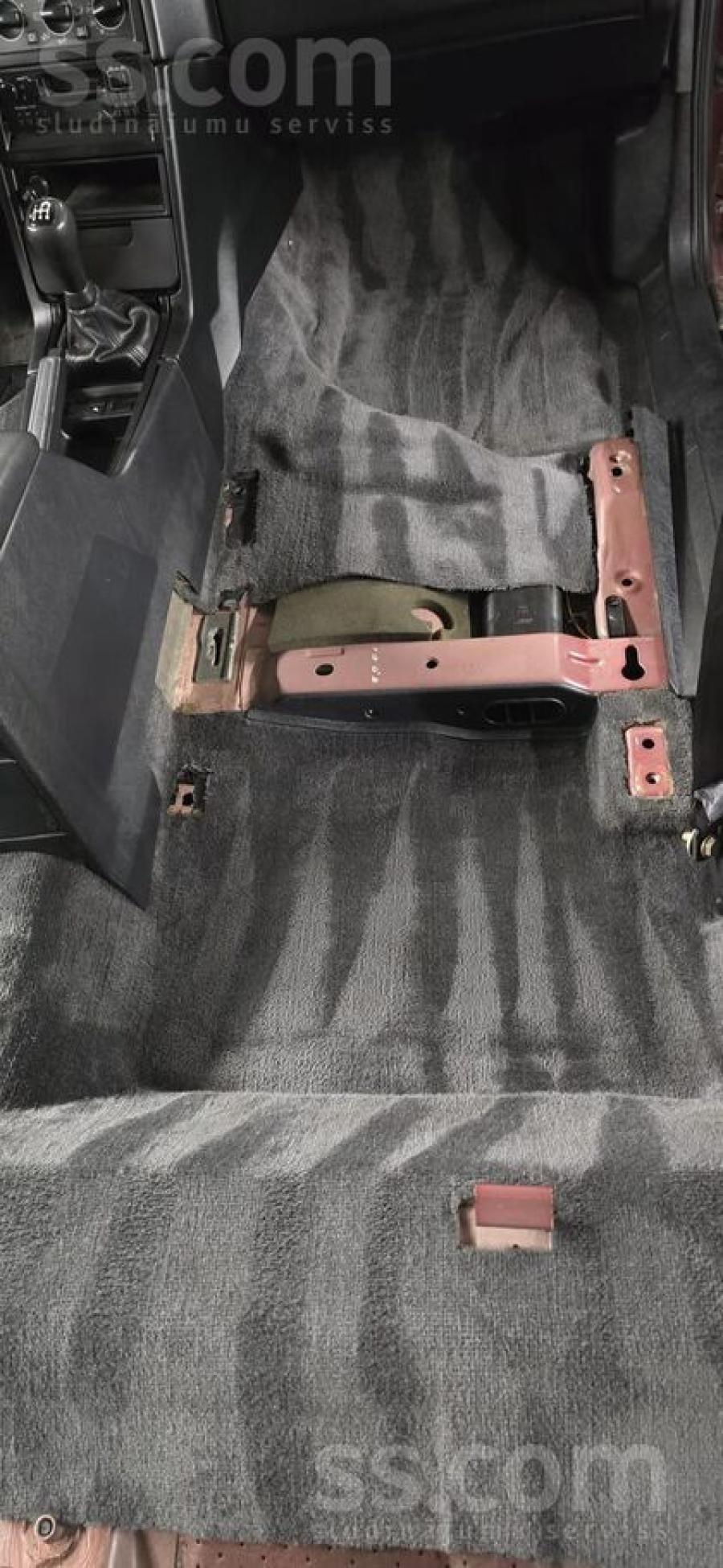 Sarkans Volvo 940 1995 Rīga, ar dzinēja tilpumu 2.40 L un nobraukumu 365 tūkst. km par 5700 €, foto 10 vietnē AUTOMOTO.COM.LV