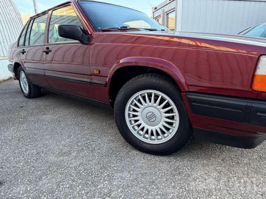 Sarkans Volvo 940 1995 Rīga, ar dzinēja tilpumu 2.40 L un nobraukumu 365 tūkst. km par 5700 €, foto 18 vietnē AUTOMOTO.COM.LV