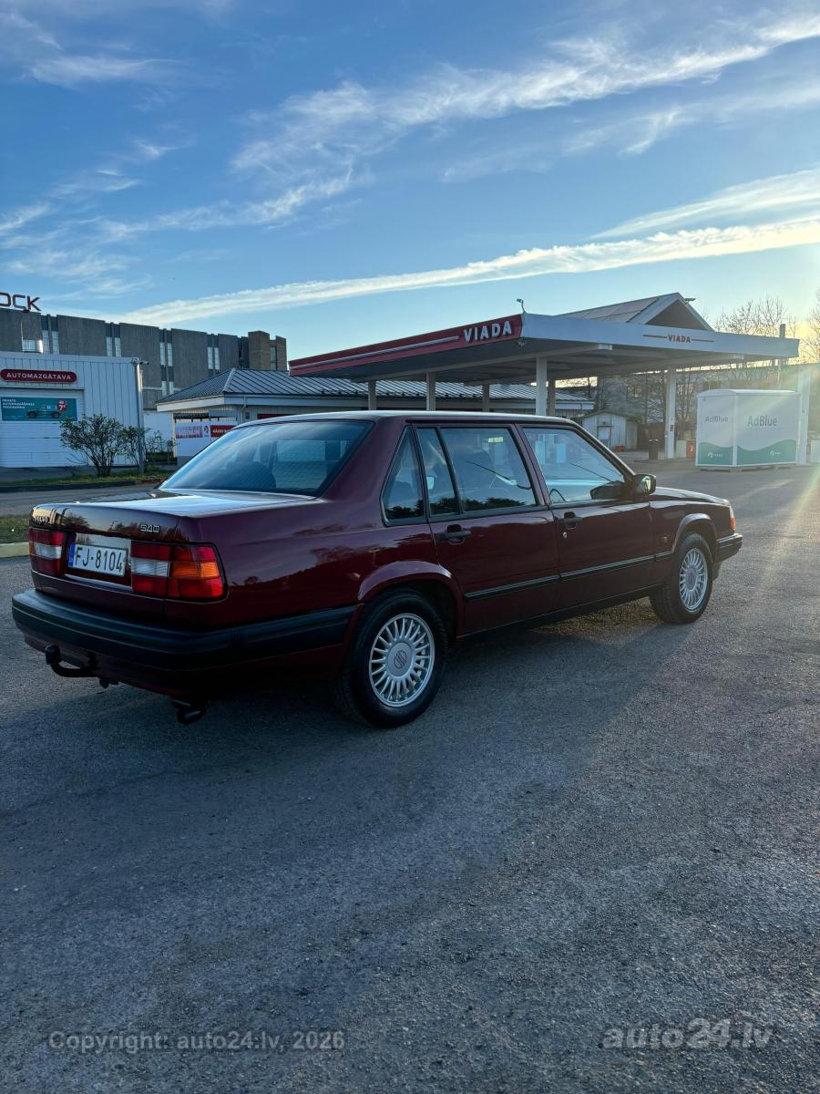 Sarkans Volvo 940 1995 Rīga, ar dzinēja tilpumu 2.40 L un nobraukumu 365 tūkst. km par 5200 €, foto 4 vietnē AUTOMOTO.COM.LV