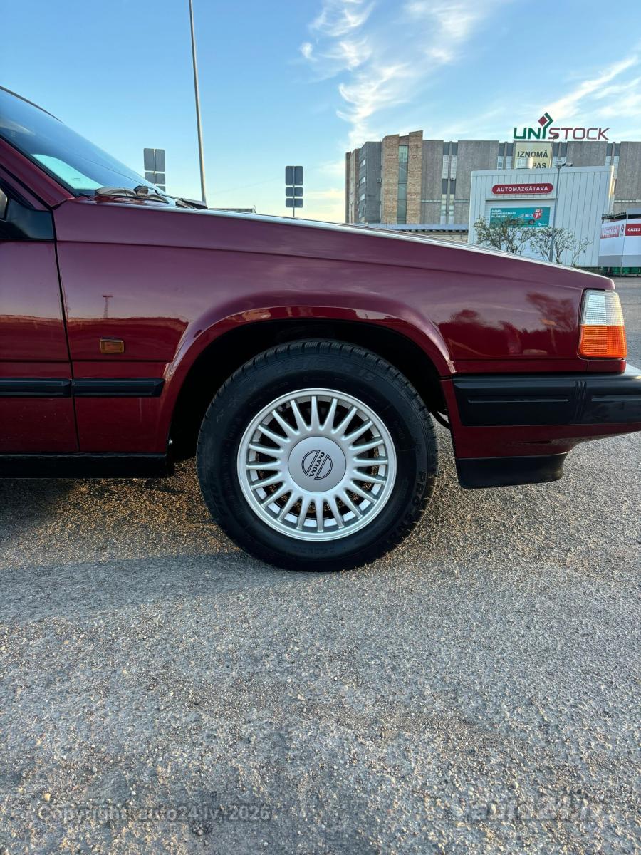 Sarkans Volvo 940 1995 Rīga, ar dzinēja tilpumu 2.40 L un nobraukumu 365 tūkst. km par 5200 €, foto 6 vietnē AUTOMOTO.COM.LV