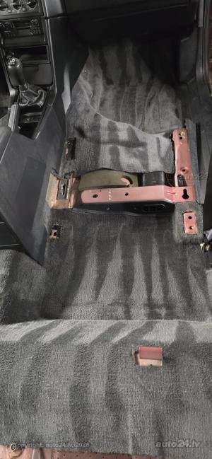 Sarkans Volvo 940 1995 Rīga, ar dzinēja tilpumu 2.40 L un nobraukumu 365 tūkst. km par 5200 €, foto 10 vietnē AUTOMOTO.COM.LV