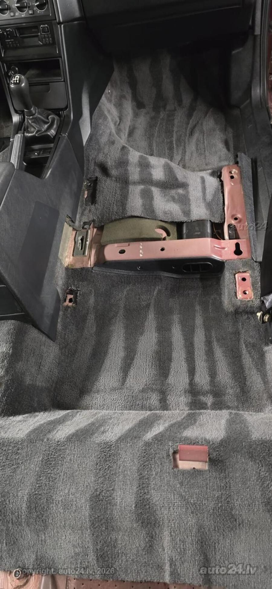 Sarkans Volvo 940 1995 Rīga, ar dzinēja tilpumu 2.40 L un nobraukumu 365 tūkst. km par 5200 €, foto 10 vietnē AUTOMOTO.COM.LV