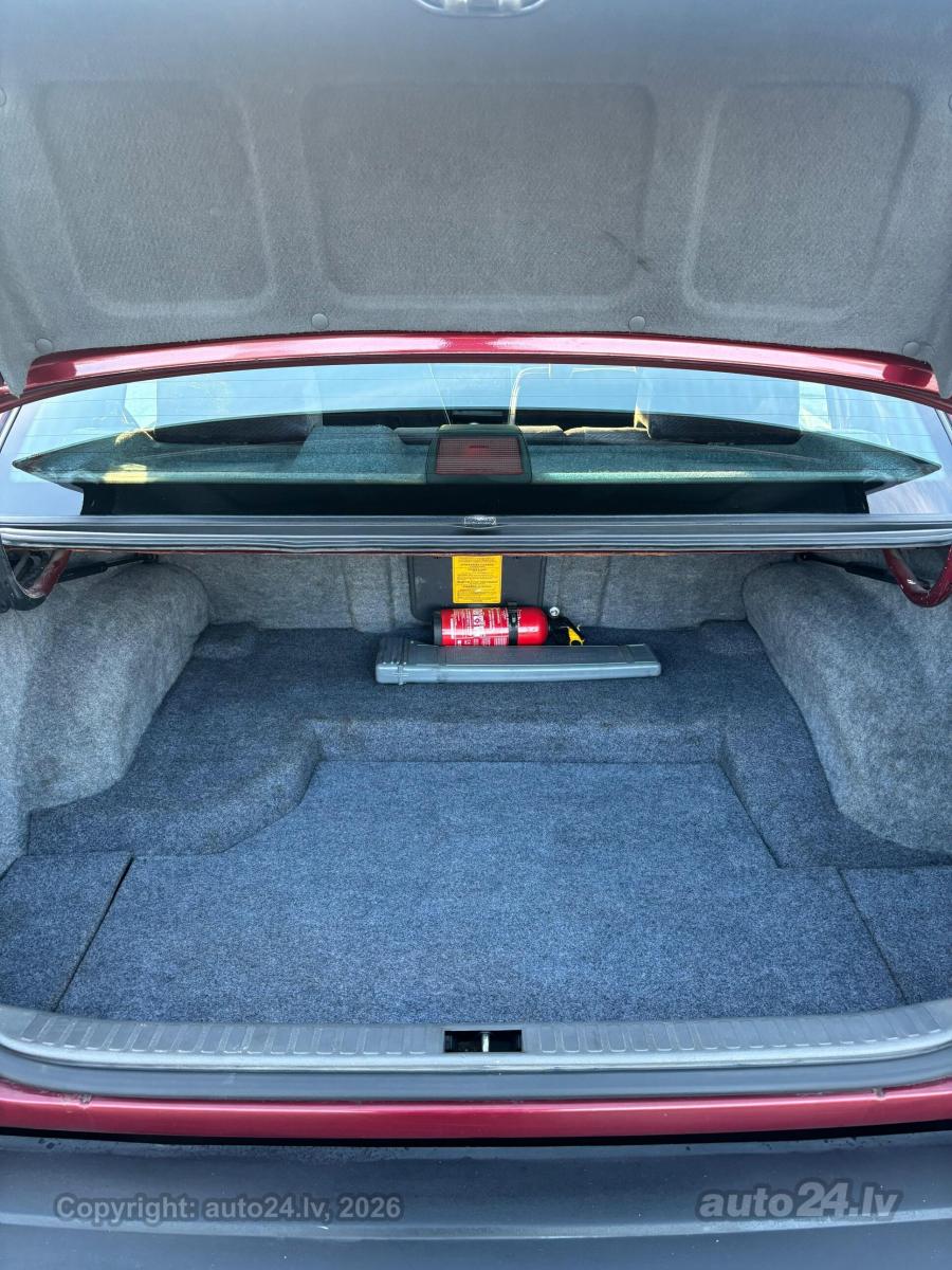 Sarkans Volvo 940 1995 Rīga, ar dzinēja tilpumu 2.40 L un nobraukumu 365 tūkst. km par 5200 €, foto 11 vietnē AUTOMOTO.COM.LV