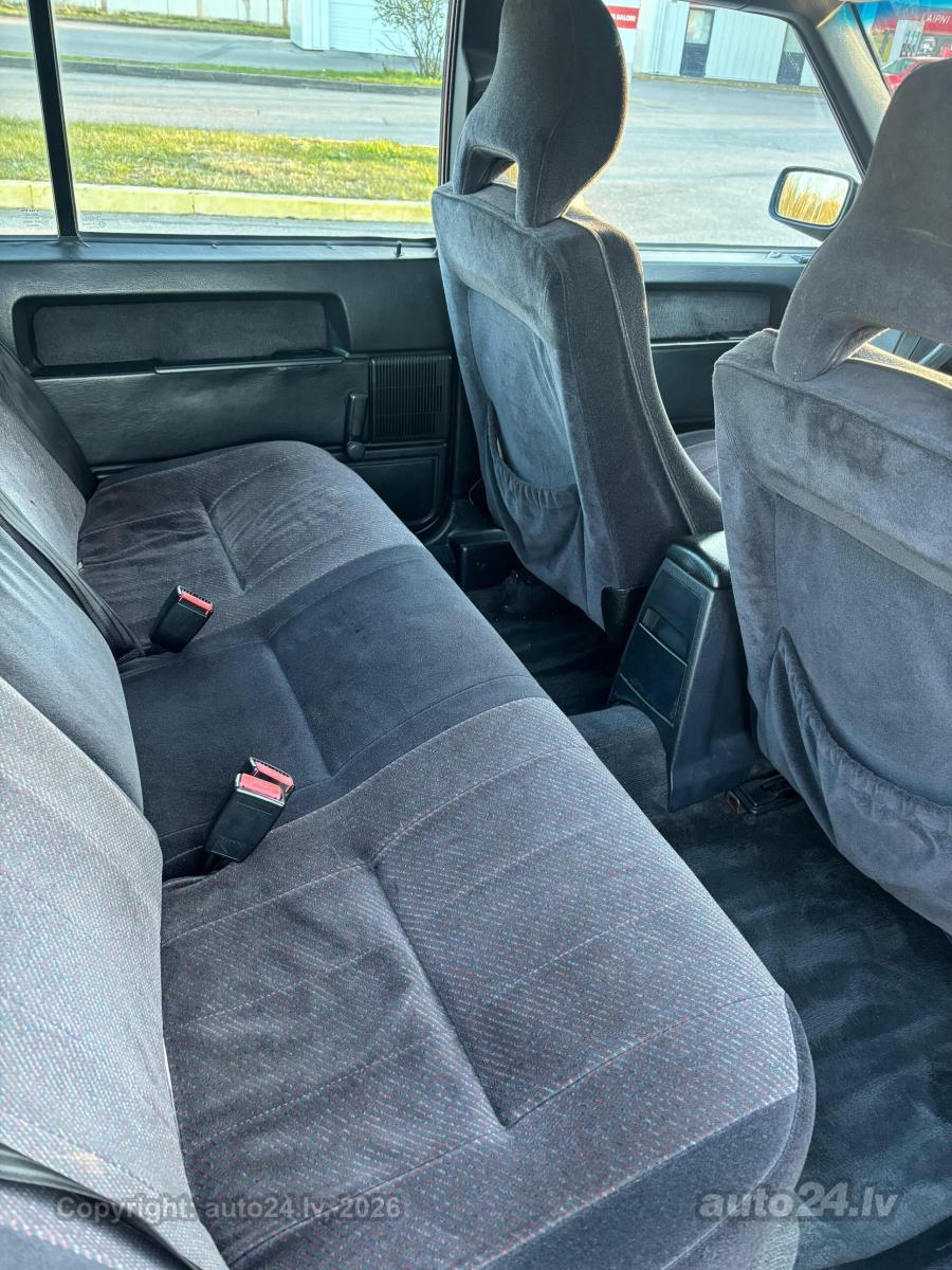 Sarkans Volvo 940 1995 Rīga, ar dzinēja tilpumu 2.40 L un nobraukumu 365 tūkst. km par 5200 €, foto 14 vietnē AUTOMOTO.COM.LV