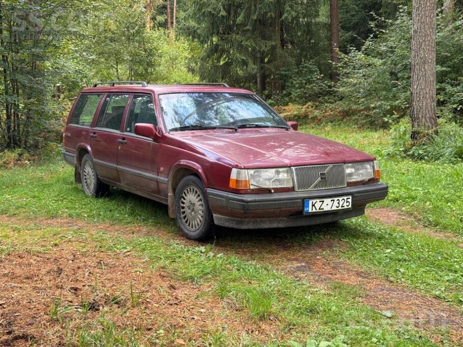 Красный Вольво 940 1995 в Елгава, объемом двигателя 2.40 л и пробегом 360 тыс. км за 2900 €, фото 1 на AUTOMOTO.COM.LV