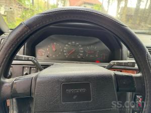 Красный Вольво 940 1995 в Елгава, объемом двигателя 2.40 л и пробегом 360 тыс. км за 2900 €, фото 8 на AUTOMOTO.COM.LV