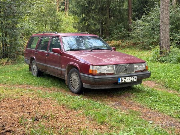 Sarkans Volvo 940 1995 Jelgava, ar dzinēja tilpumu 2.40 L un nobraukumu 360 tūkst. km par 2900 €, foto 1 vietnē AUTOMOTO.COM.LV