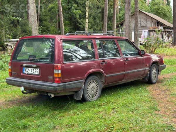Sarkans Volvo 940 1995 Jelgava, ar dzinēja tilpumu 2.40 L un nobraukumu 360 tūkst. km par 2900 €, foto 4 vietnē AUTOMOTO.COM.LV