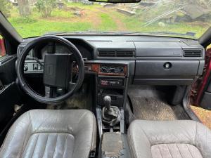 Sarkans Volvo 940 1995 Jelgava, ar dzinēja tilpumu 2.40 L un nobraukumu 360 tūkst. km par 2900 €, foto 7 vietnē AUTOMOTO.COM.LV