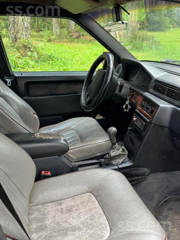 Sarkans Volvo 940 1995 Jelgava, ar dzinēja tilpumu 2.40 L un nobraukumu 360 tūkst. km par 2900 €, foto 9 vietnē AUTOMOTO.COM.LV