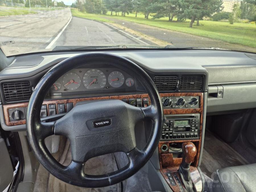 Blue Volvo 960 1998 in Riga, with an engine capacity of 3.00 L and mileage of 302 thousand km for 3500 €, photo 9 on AUTOMOTO.COM.LV