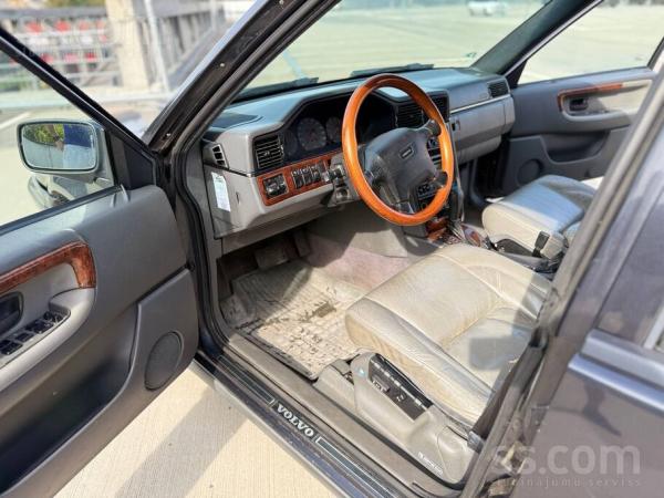 Blue Volvo 960 1997 in Riga, with an engine capacity of 3.00 L and mileage of 440 thousand km for 3500 €, photo 9 on AUTOMOTO.COM.LV