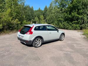 Beige Volvo C30 2009 in Johvi, with an engine capacity of 1.60 L and mileage of 210 thousand km for 2800 €, photo 15 on AUTOMOTO.COM.LV
