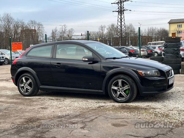 Black Volvo C30 2007 in Narva, with an engine capacity of 1.80 L and mileage of 264 thousand km for 2499 €, photo 2 on AUTOMOTO.COM.LV