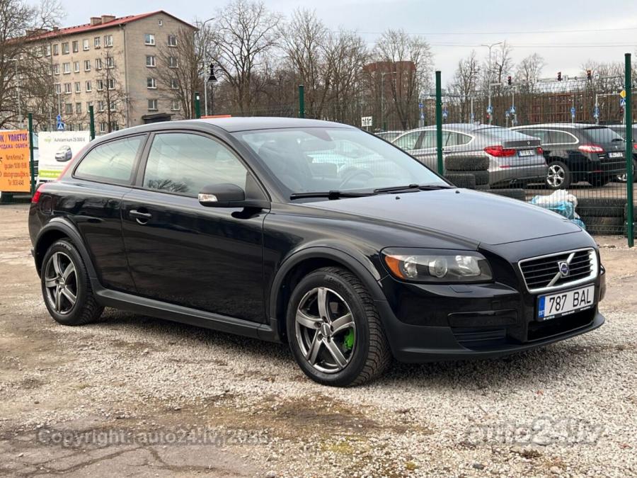 Black Volvo C30 2007 in Narva, with an engine capacity of 1.80 L and mileage of 264 thousand km for 2499 €, photo 3 on AUTOMOTO.COM.LV