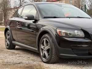 Black Volvo C30 2007 in Narva, with an engine capacity of 1.80 L and mileage of 264 thousand km for 2499 €, photo 4 on AUTOMOTO.COM.LV
