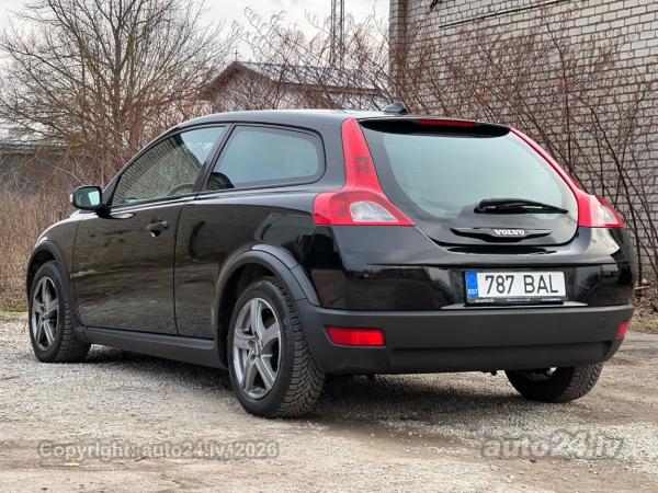 Black Volvo C30 2007 in Narva, with an engine capacity of 1.80 L and mileage of 264 thousand km for 2499 €, photo 9 on AUTOMOTO.COM.LV