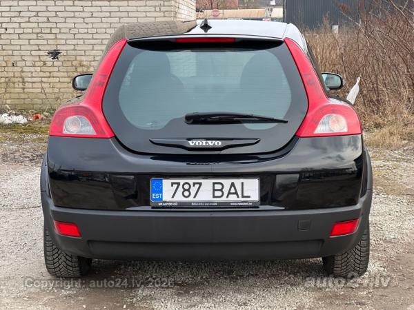 Black Volvo C30 2007 in Narva, with an engine capacity of 1.80 L and mileage of 264 thousand km for 2499 €, photo 10 on AUTOMOTO.COM.LV