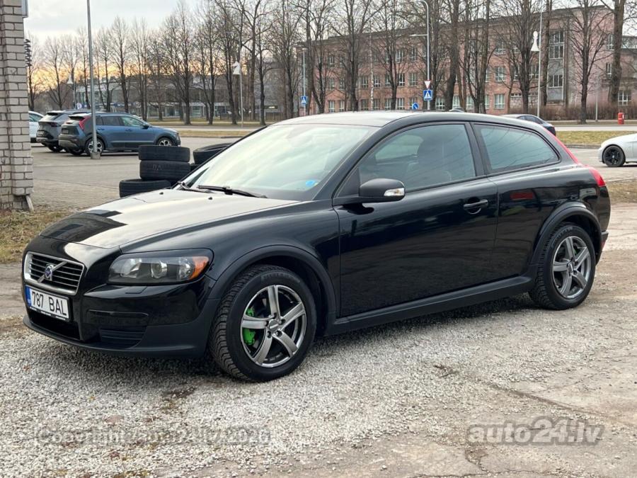 Black Volvo C30 2007 in Narva, with an engine capacity of 1.80 L and mileage of 264 thousand km for 2499 €, photo 13 on AUTOMOTO.COM.LV