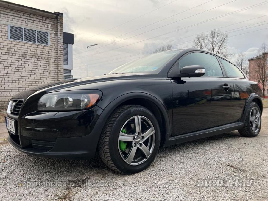 Black Volvo C30 2007 in Narva, with an engine capacity of 1.80 L and mileage of 264 thousand km for 2499 €, photo 16 on AUTOMOTO.COM.LV