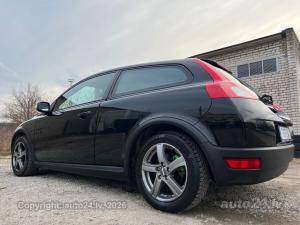 Black Volvo C30 2007 in Narva, with an engine capacity of 1.80 L and mileage of 264 thousand km for 2499 €, photo 18 on AUTOMOTO.COM.LV
