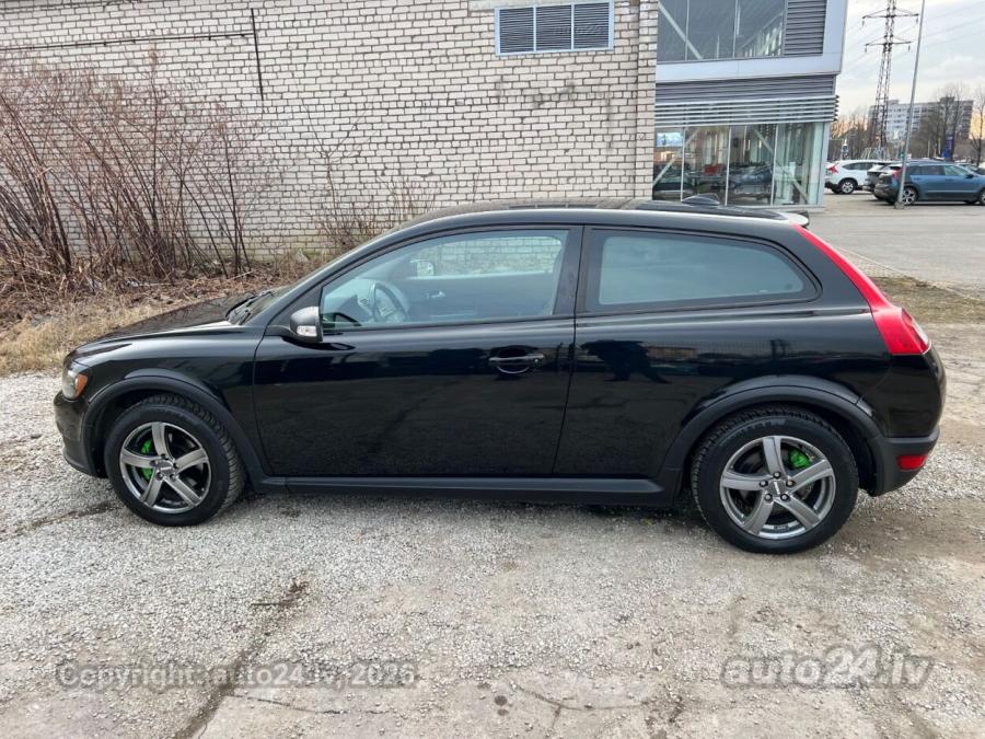 Black Volvo C30 2007 in Narva, with an engine capacity of 1.80 L and mileage of 264 thousand km for 2499 €, photo 19 on AUTOMOTO.COM.LV