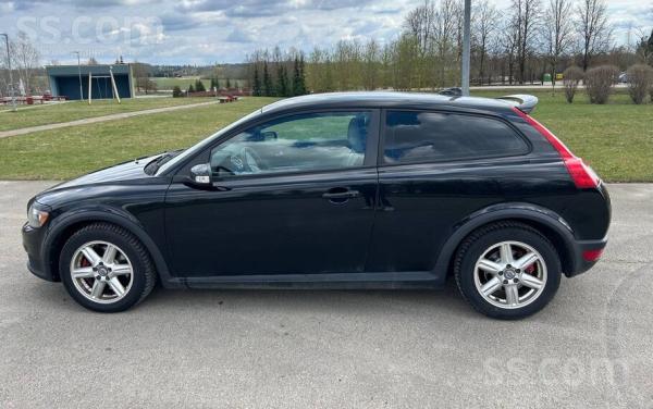 Melns Volvo C30 2007 Jēkabpils, ar dzinēja tilpumu 2.40 L un nobraukumu 295 tūkst. km par 2000 €, foto 2 vietnē AUTOMOTO.COM.LV