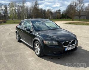 Black Volvo C30 2007 in Jekabpils, with an engine capacity of 2.40 L and mileage of 295 thousand km for 2000 €, photo 5 on AUTOMOTO.COM.LV