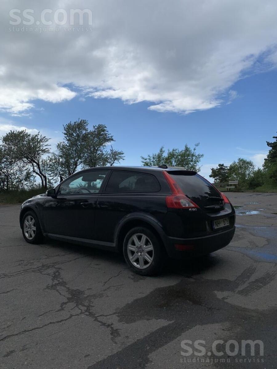 Melns Volvo C30 2007 Rīga, ar dzinēja tilpumu 1.60 L un nobraukumu 449 tūkst. km par 3995 €, foto 4 vietnē AUTOMOTO.COM.LV