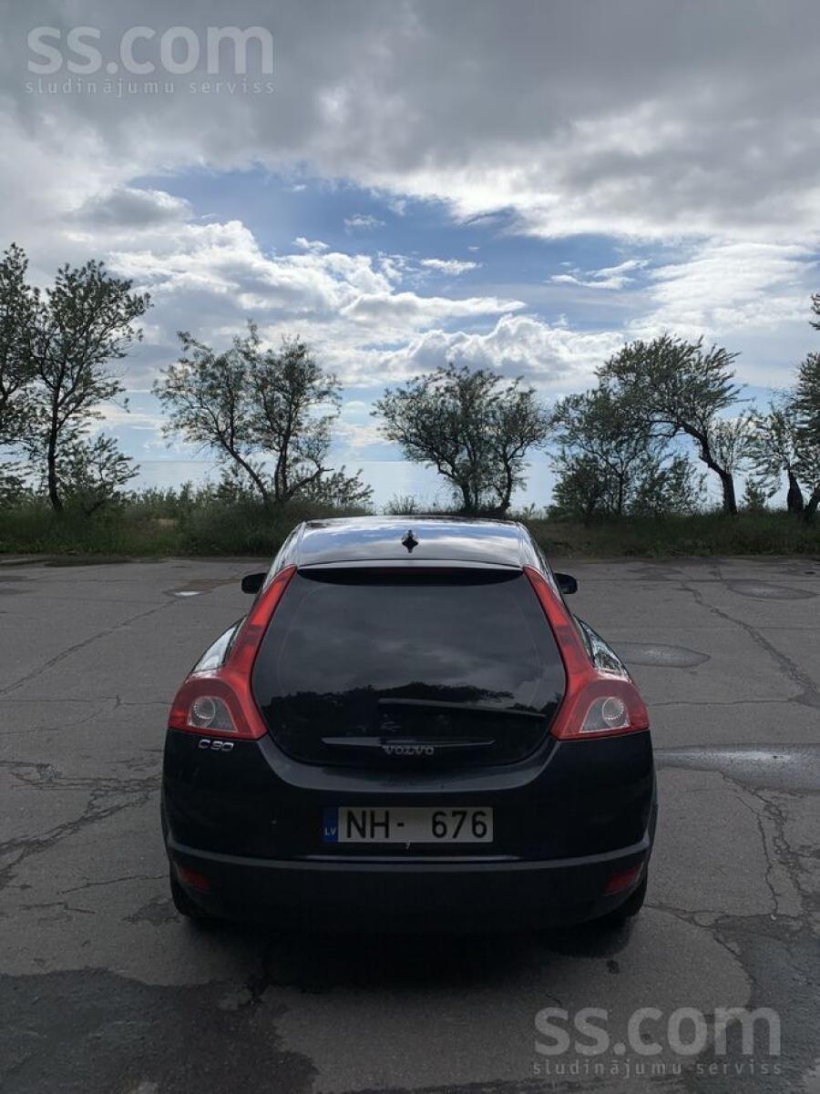 Melns Volvo C30 2007 Rīga, ar dzinēja tilpumu 1.60 L un nobraukumu 449 tūkst. km par 3995 €, foto 5 vietnē AUTOMOTO.COM.LV