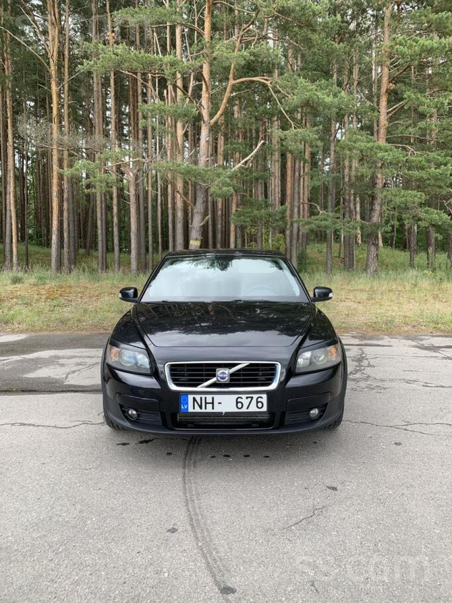 Melns Volvo C30 2007 Rīga, ar dzinēja tilpumu 1.60 L un nobraukumu 449 tūkst. km par 3995 €, foto 8 vietnē AUTOMOTO.COM.LV