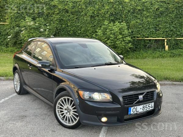 Черный Вольво Ц30 2007 в Елгава, объемом двигателя 2.40 л и пробегом 275 тыс. км за 3950 €, фото 1 на AUTOMOTO.COM.LV