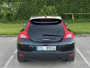 Black Volvo C30 2007 in Jelgava, with an engine capacity of 2.40 L and mileage of 275 thousand km for 3950 €, photo 6 on AUTOMOTO.COM.LV