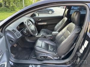 Black Volvo C30 2007 in Jelgava, with an engine capacity of 2.40 L and mileage of 275 thousand km for 3950 €, photo 9 on AUTOMOTO.COM.LV
