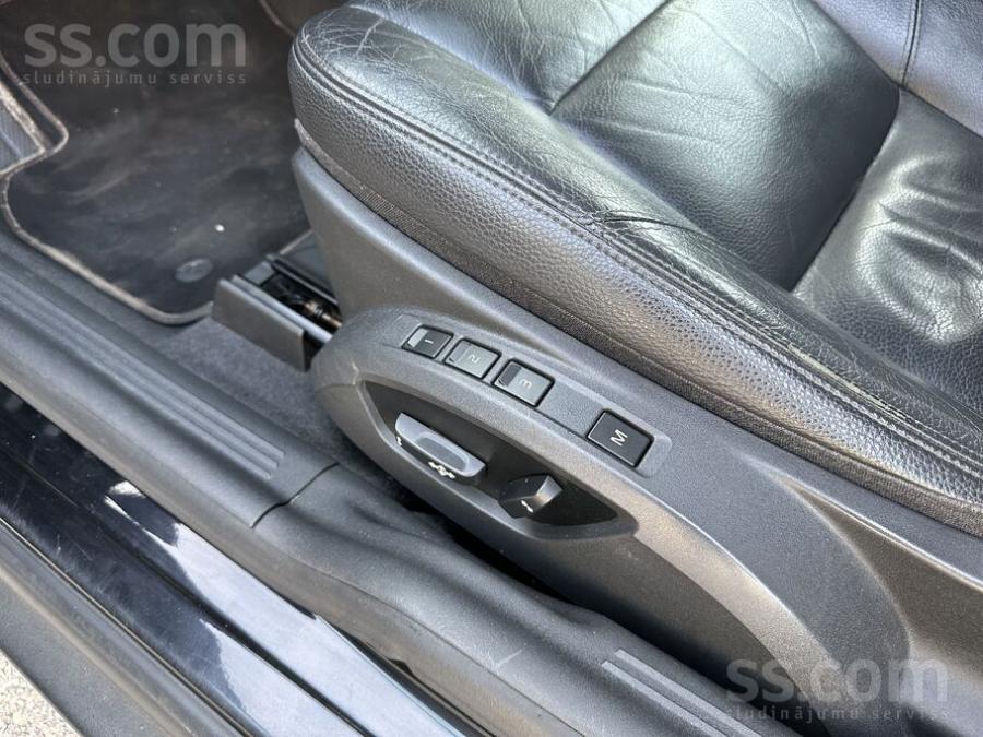 Black Volvo C30 2007 in Jelgava, with an engine capacity of 2.40 L and mileage of 275 thousand km for 3950 €, photo 15 on AUTOMOTO.COM.LV
