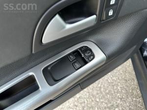 Black Volvo C30 2007 in Jelgava, with an engine capacity of 2.40 L and mileage of 275 thousand km for 3950 €, photo 18 on AUTOMOTO.COM.LV
