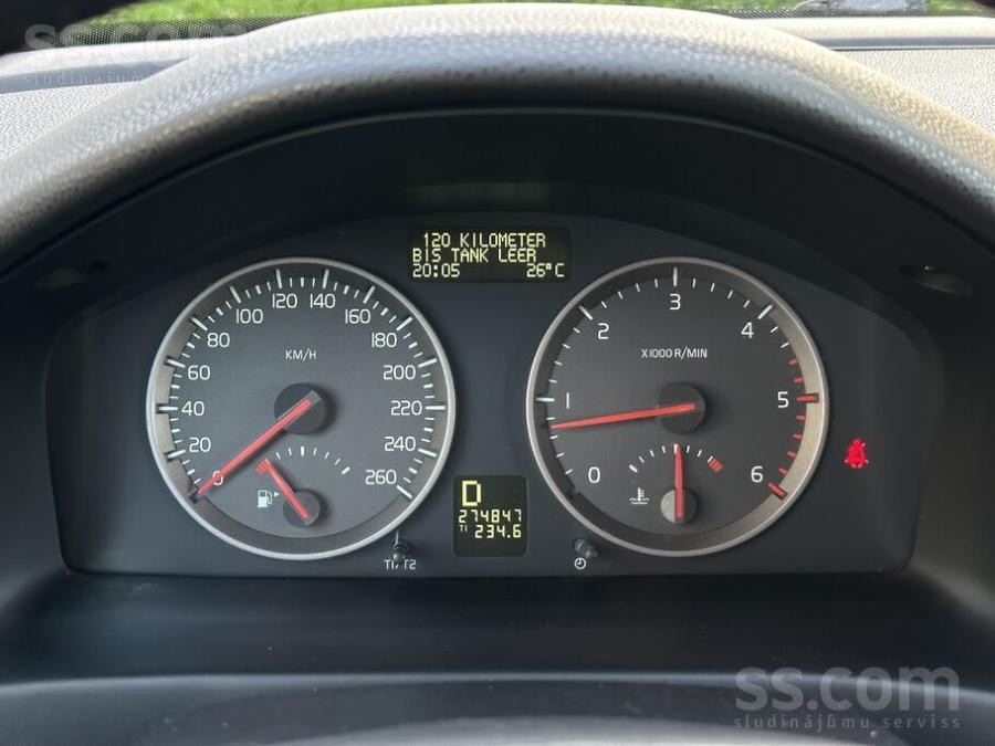 Black Volvo C30 2007 in Jelgava, with an engine capacity of 2.40 L and mileage of 275 thousand km for 3950 €, photo 22 on AUTOMOTO.COM.LV