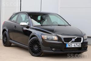 Melns Volvo C30 2007 Tukums, ar dzinēja tilpumu 2.40 L un nobraukumu 218 tūkst. km par 4290 €, foto 1 vietnē AUTOMOTO.COM.LV